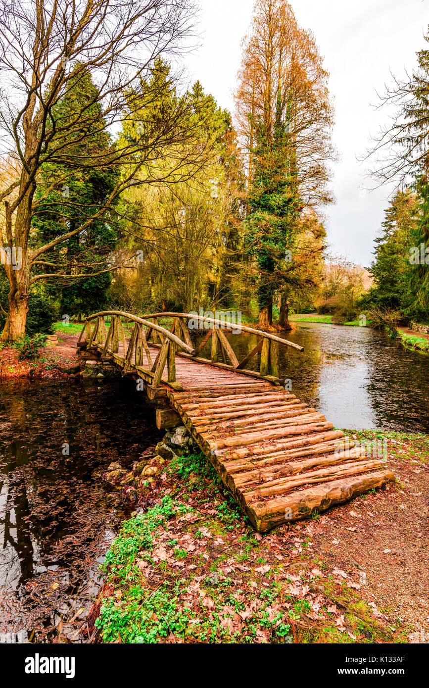 Old rope bridge hi-res stock photography and images - Alamy