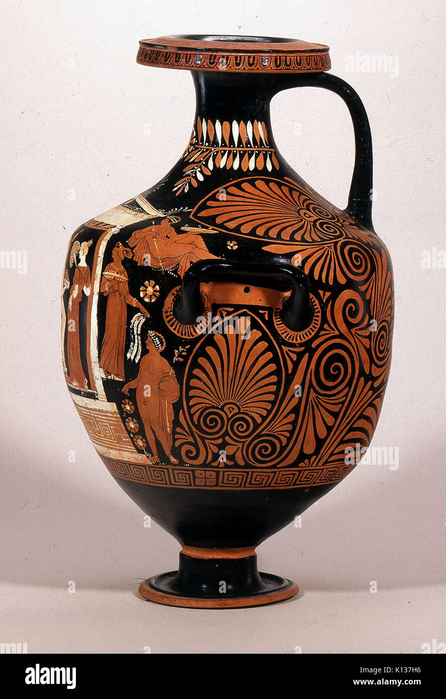 Apulian red figure hi-res stock photography and images - Alamy