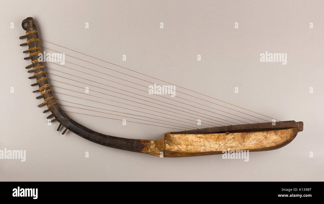 Arched Harp (shoulder harp) MET 43.2.1 EGDP013644 Stock Photo - Alamy