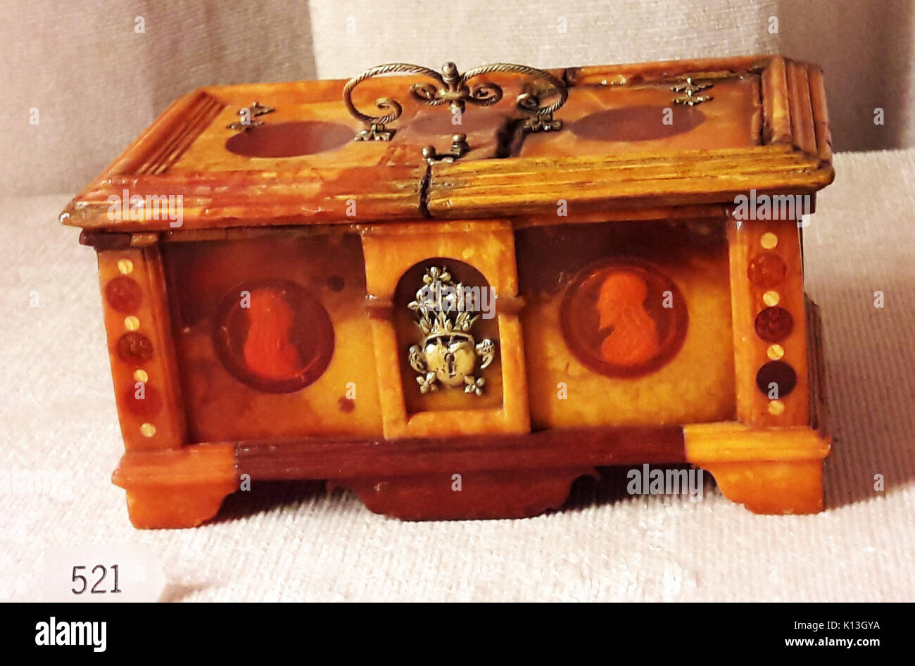 Inkwell artifact hi-res stock photography and images - Alamy