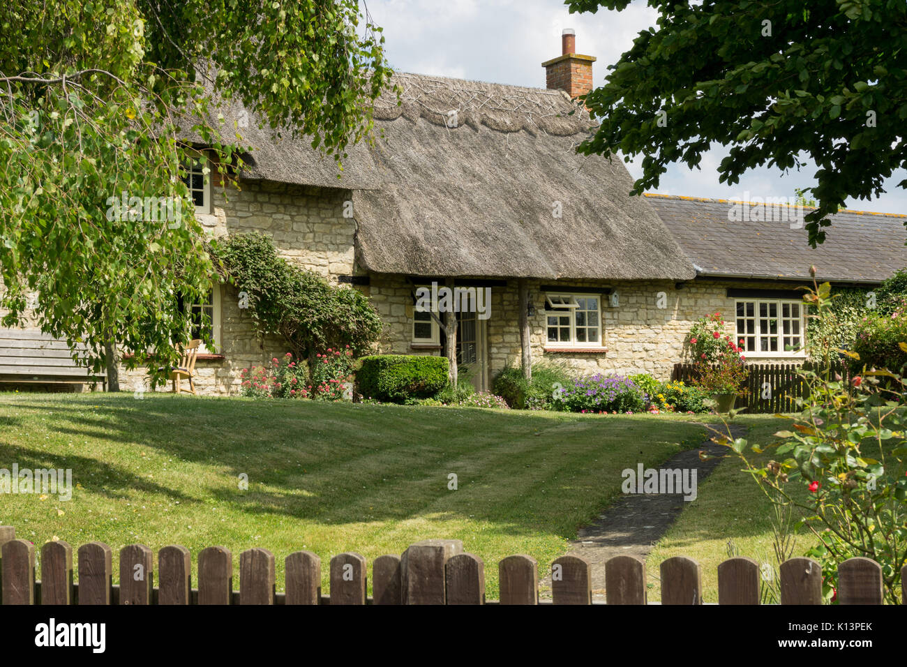 Stone House Thatched Roof High Resolution Stock Photography and Images ...