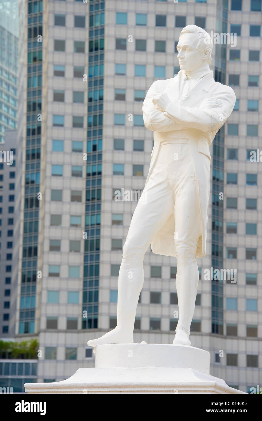 Raffles statue sir stamford raffles hi-res stock photography and images ...