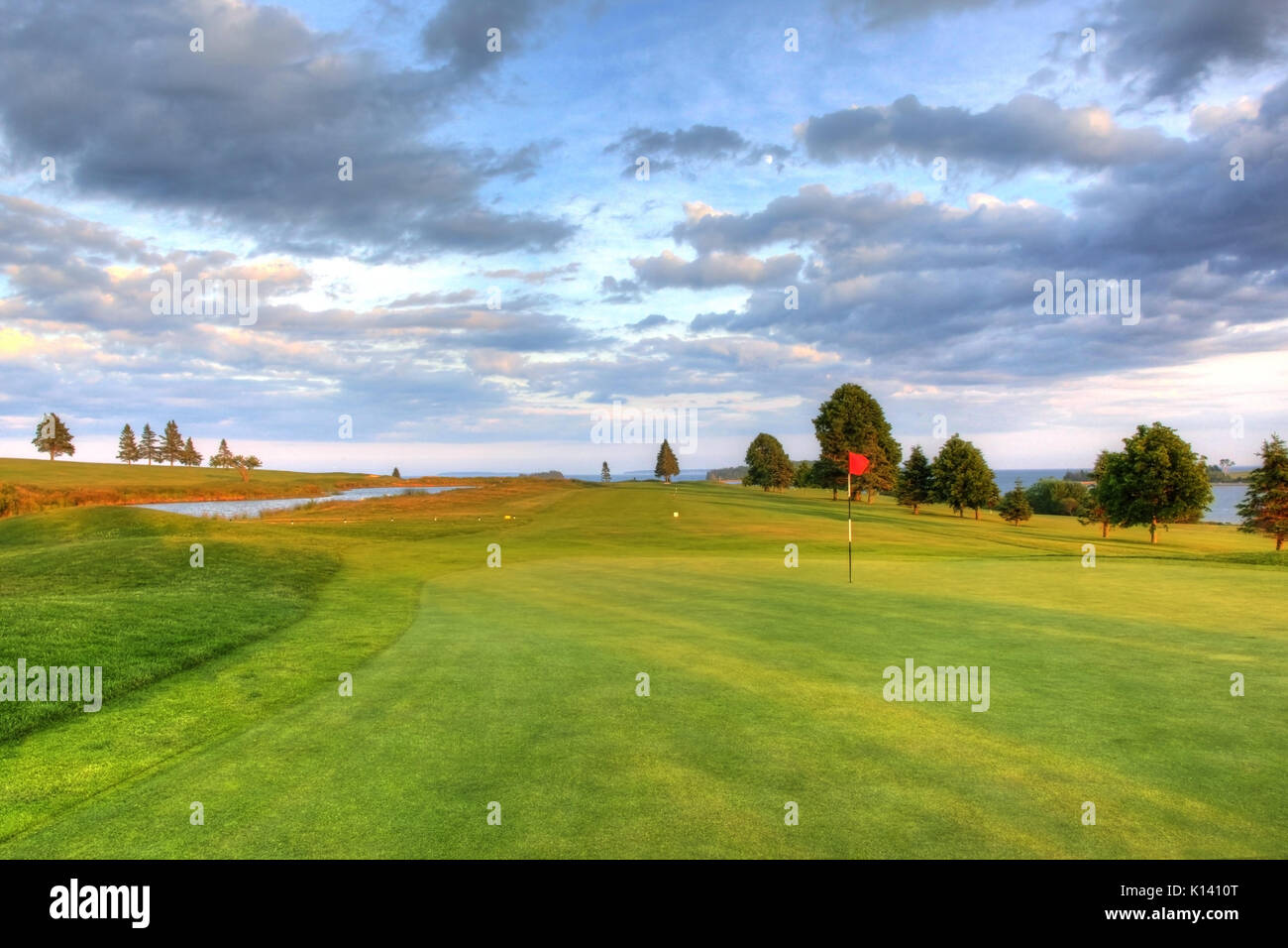 Golf hole canada hi-res stock photography and images - Alamy
