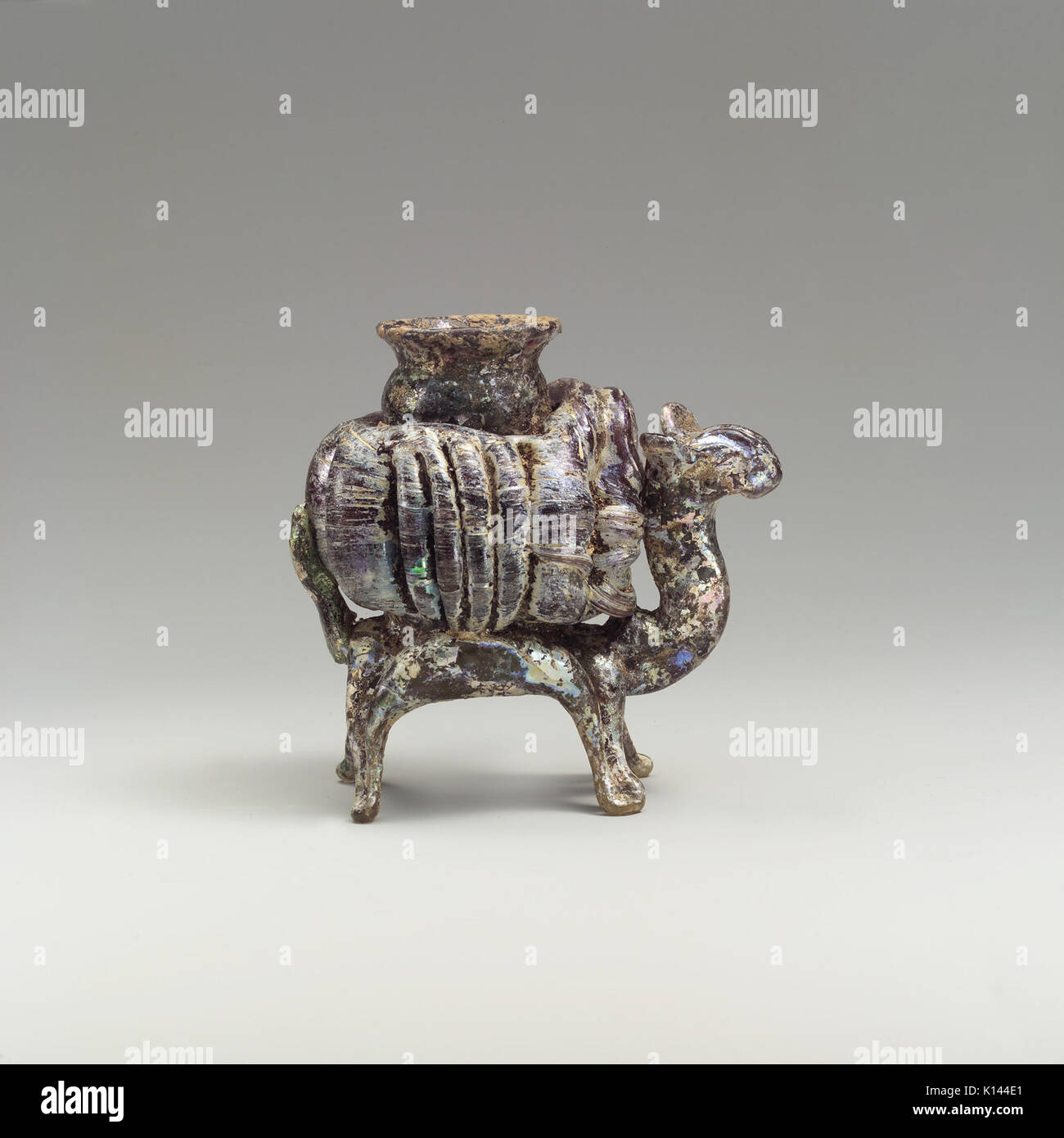 Animal flask hi-res stock photography and images - Alamy