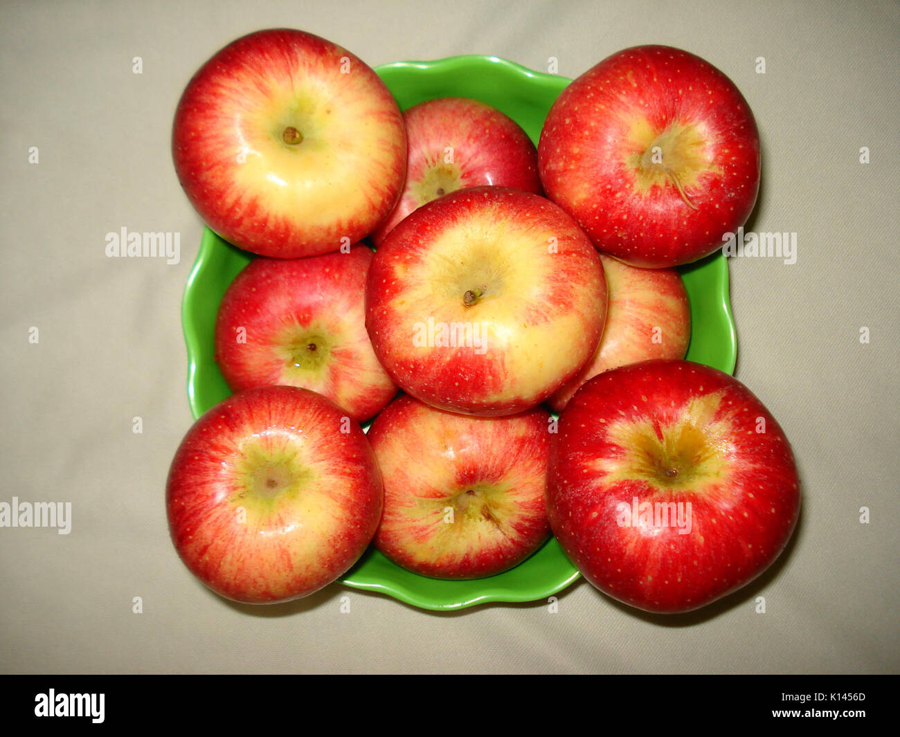 Golden apples illustration hi-res stock photography and images - Alamy