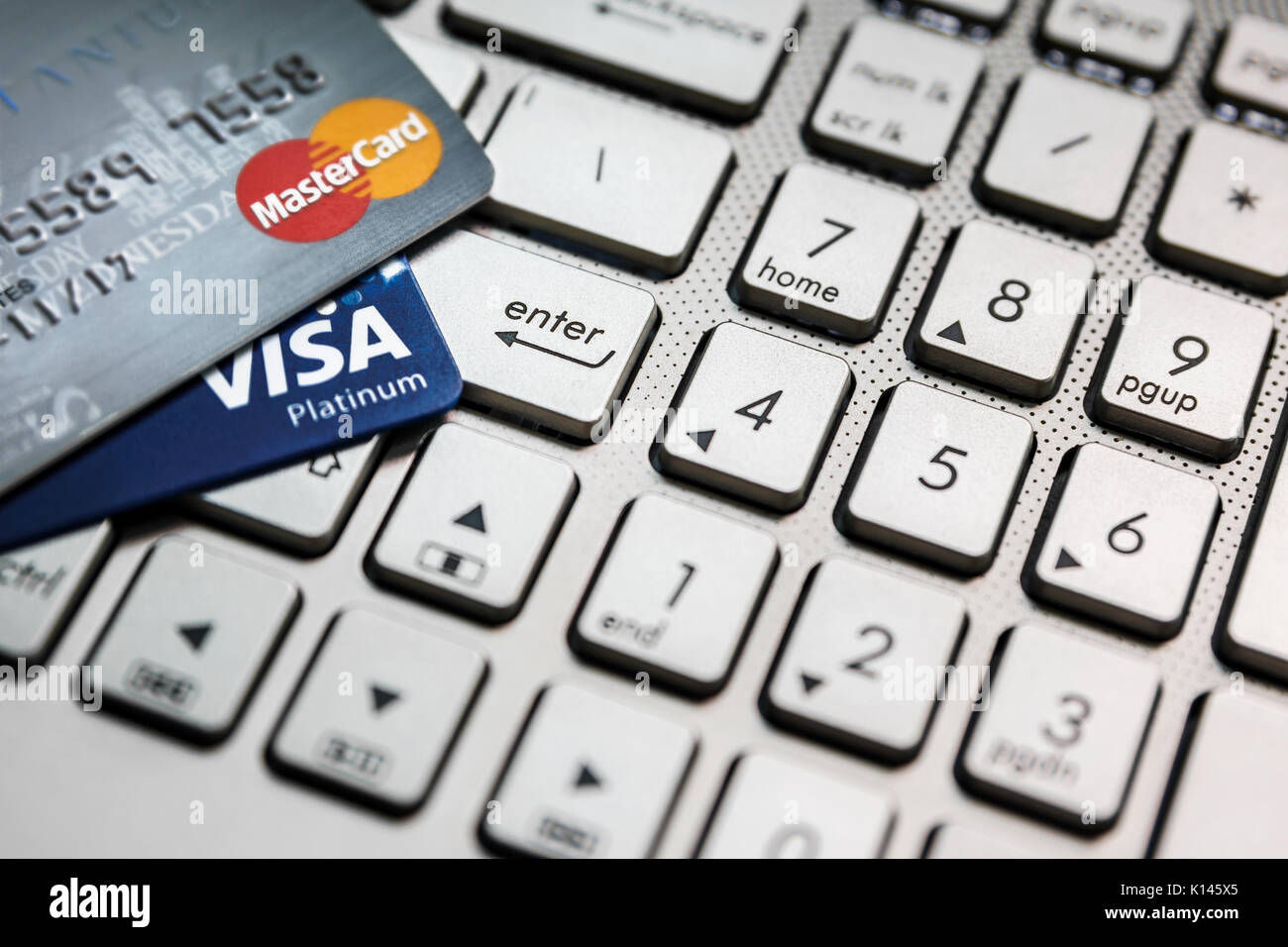 Mastercard credit visa debit hi-res stock photography and images - Alamy