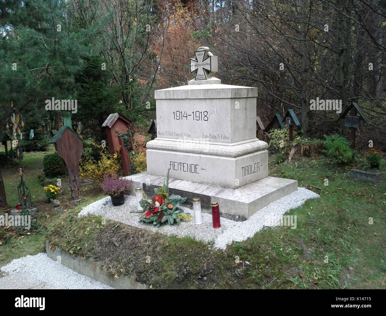 Amras Tummelplatz Denkmal Reitende Kaiserschuetzen Stock Photo - Alamy