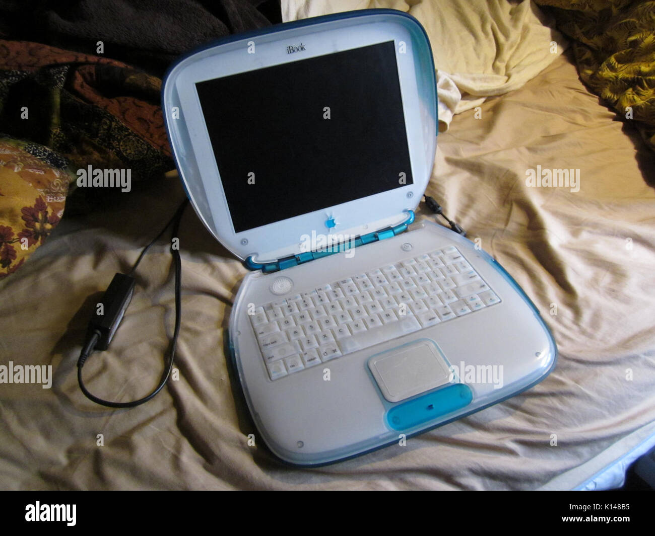 2000s laptop hi-res stock photography and images - Alamy