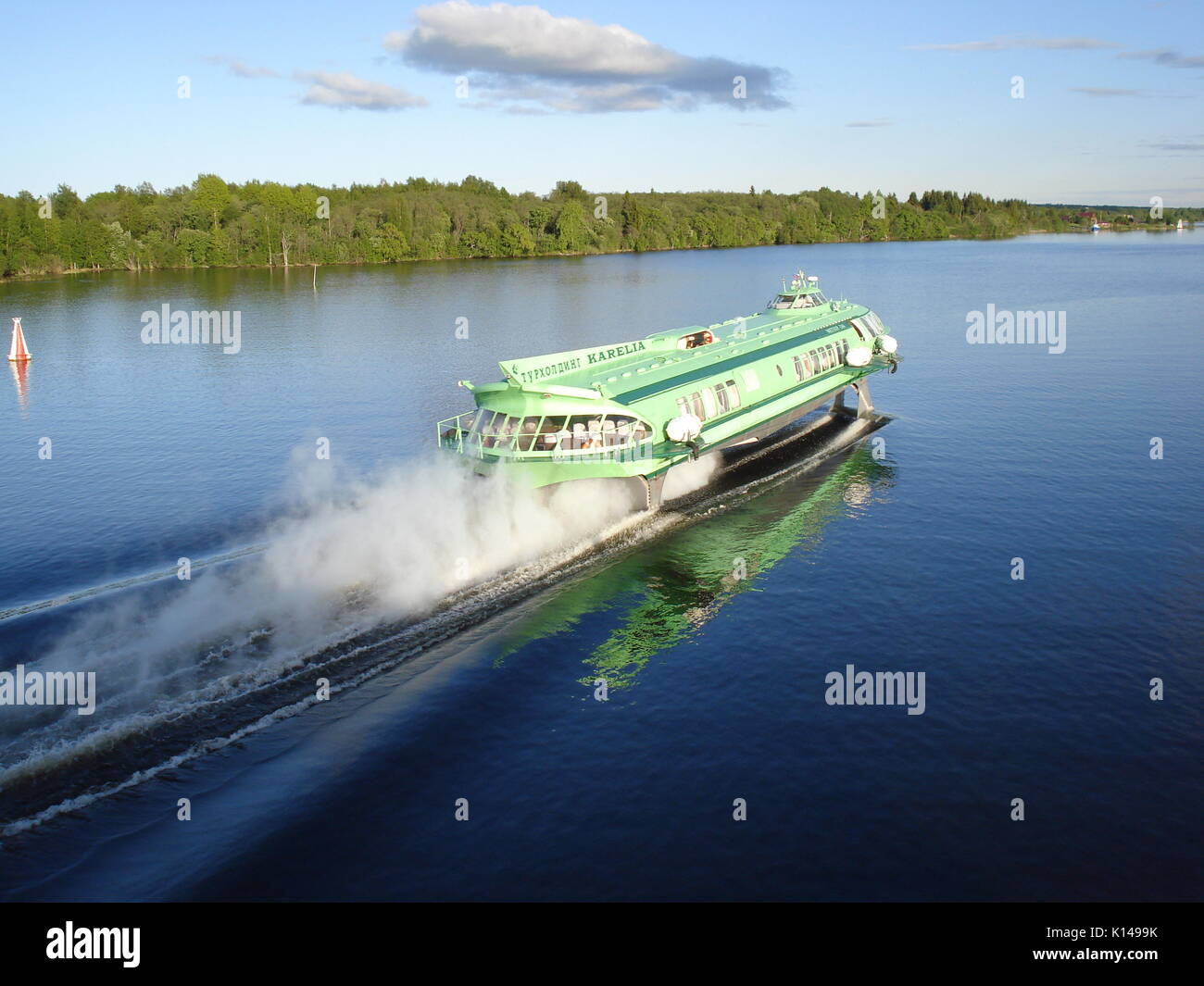 Hydroplane in water hi-res stock photography and images - Alamy