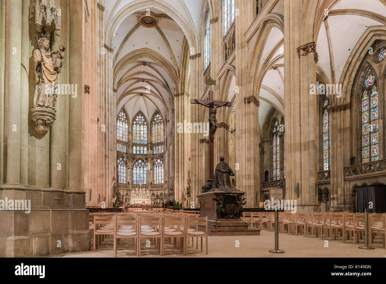 Interior cathedral regensburg hi-res stock photography and images - Alamy