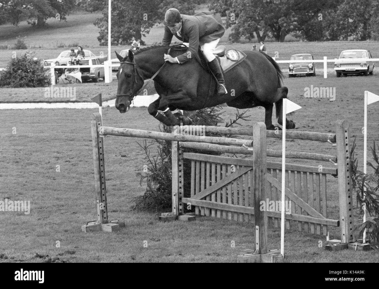 Harvey smith horse hi-res stock photography and images - Alamy