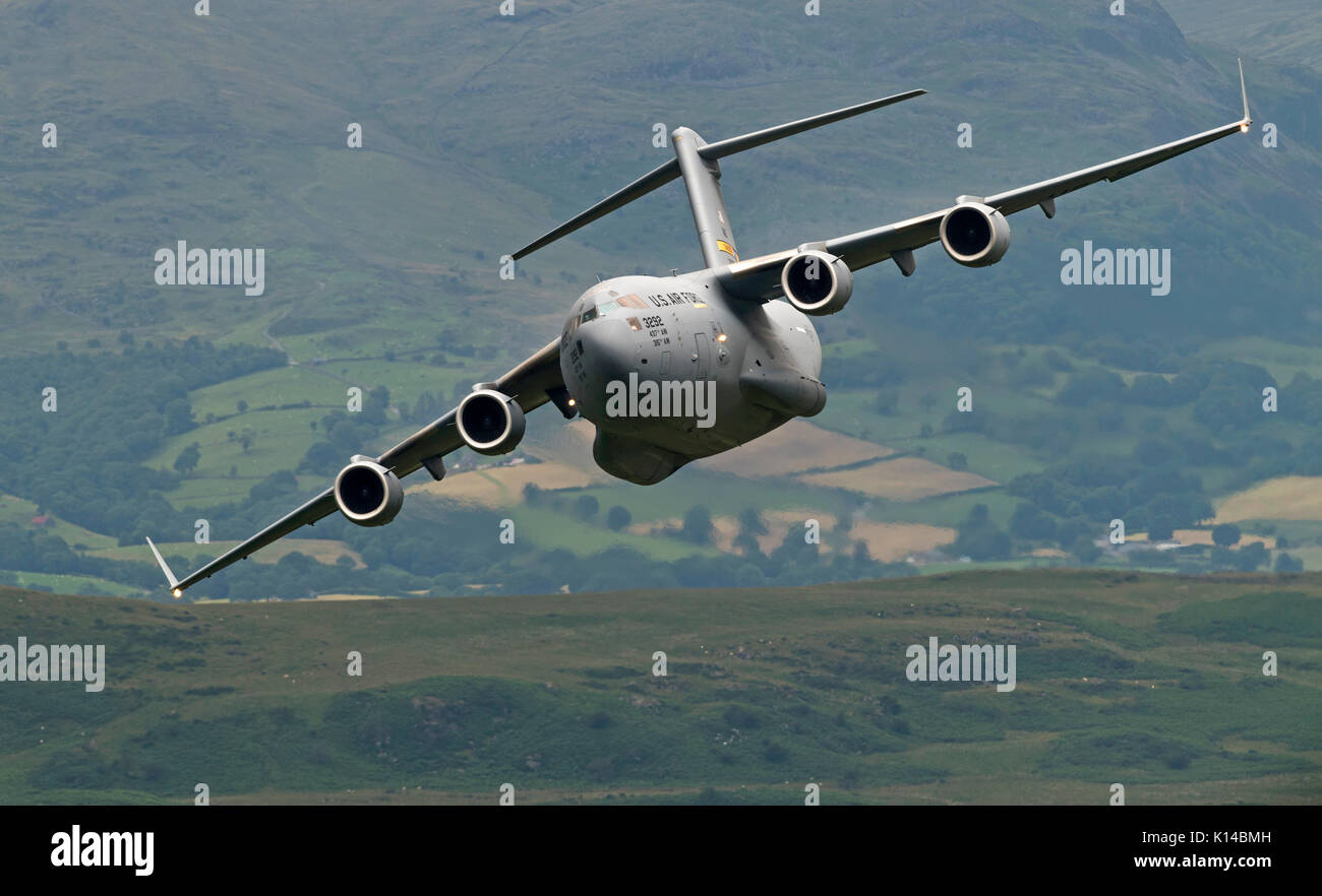 The USAF C-17 Globemaster 23292 from the Air Mobility Command made a ...