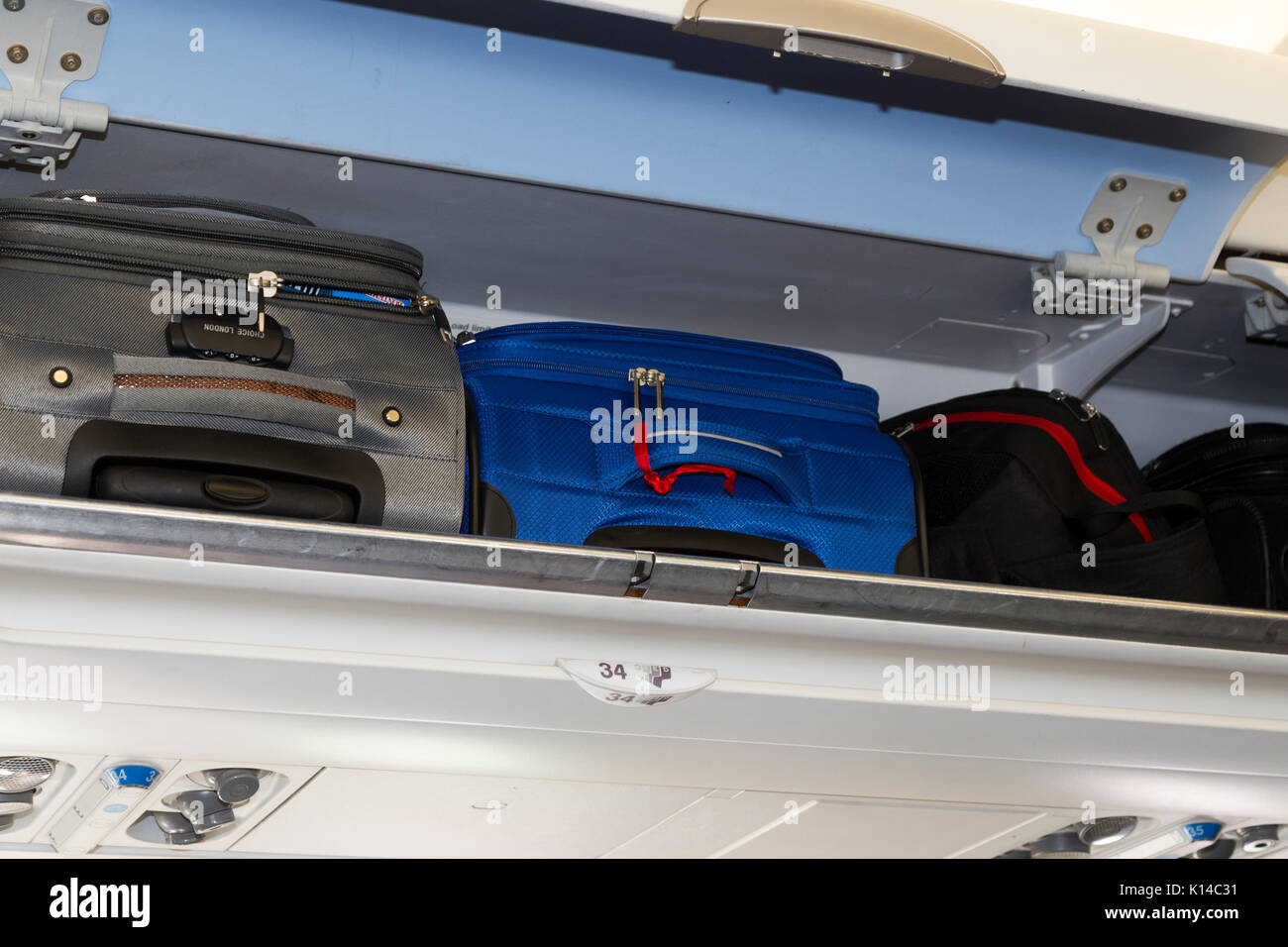 Carry on luggage bag passenger locker hi-res stock photography and ...