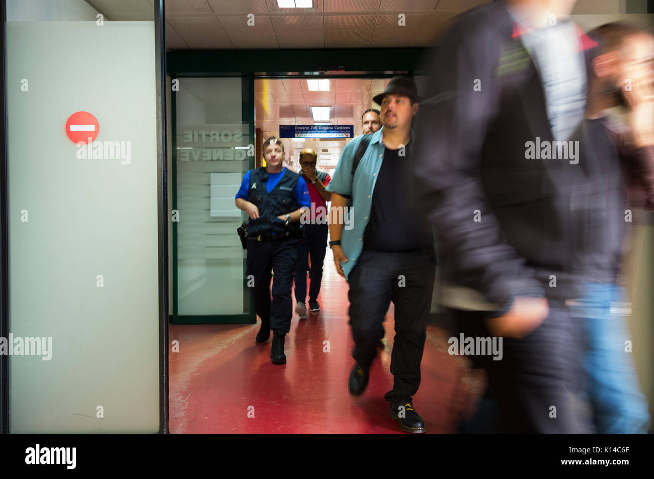 Customs stations hi-res stock photography and images - Alamy