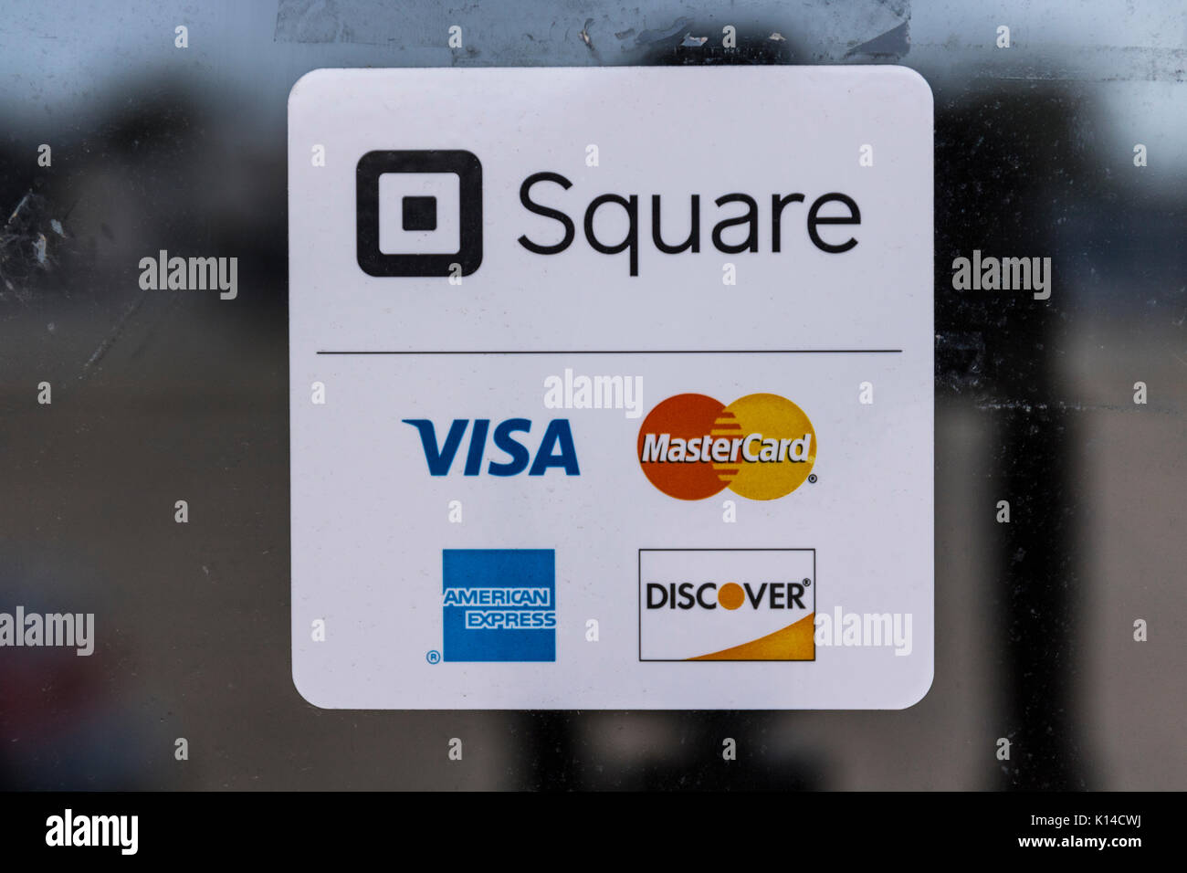 Discover card logo hi-res stock photography and images - Alamy