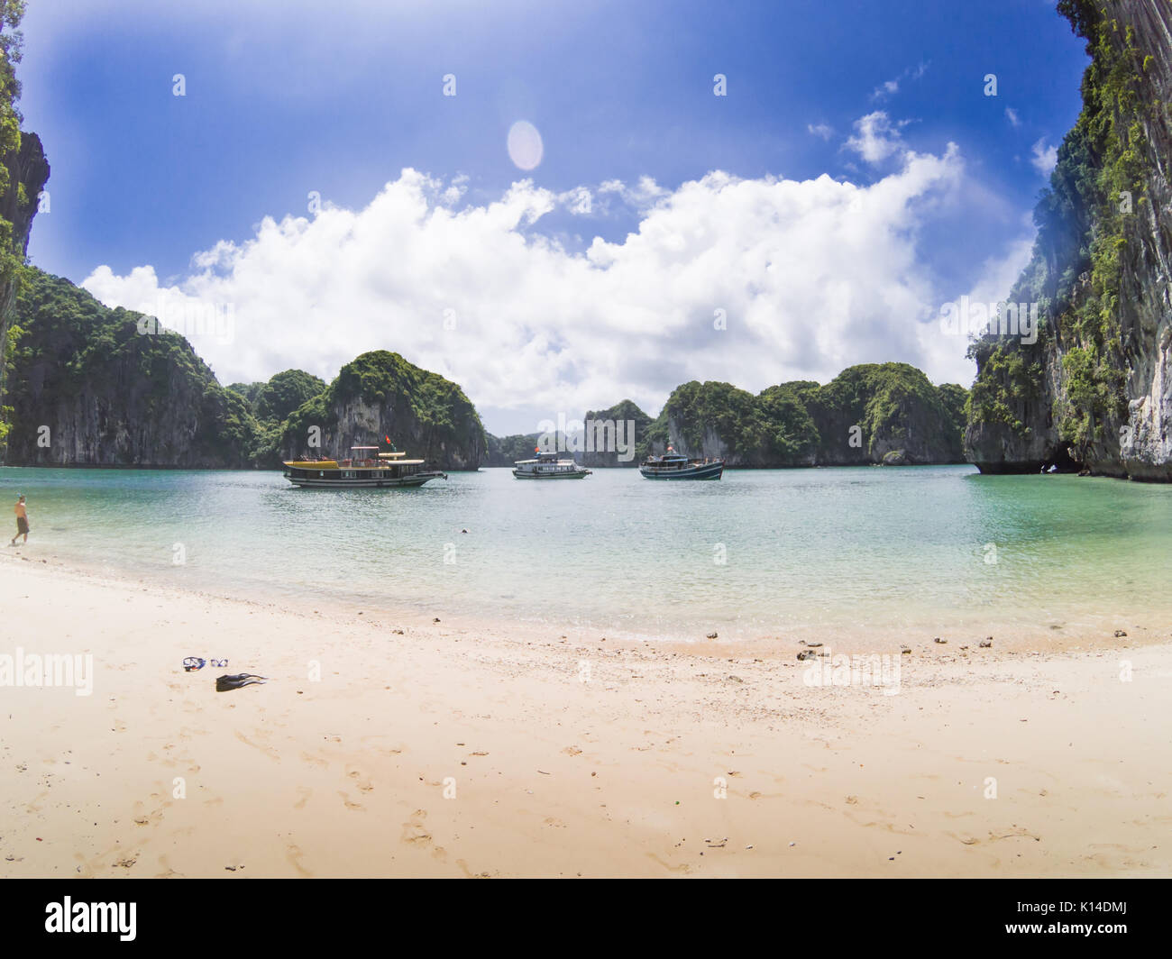 Secluded beaches hi-res stock photography and images - Alamy