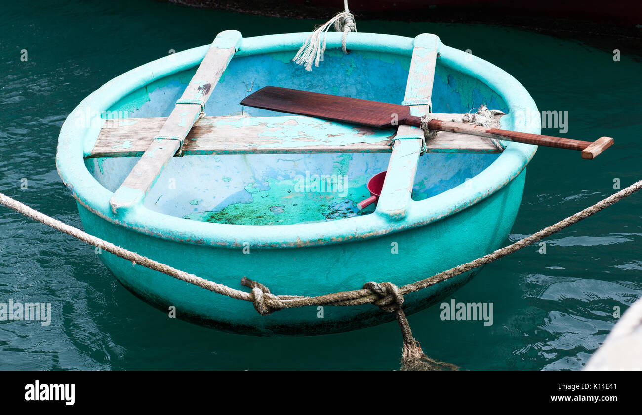 traditional colorful Vietnamese round boats Stock Photo - Alamy