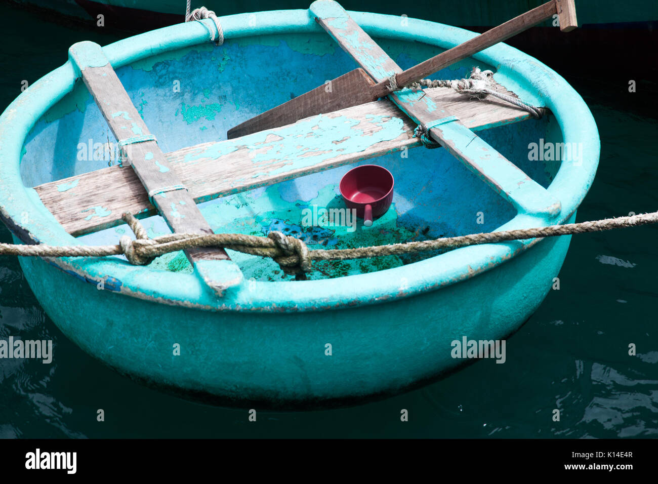 traditional colorful Vietnamese round boats Stock Photo - Alamy