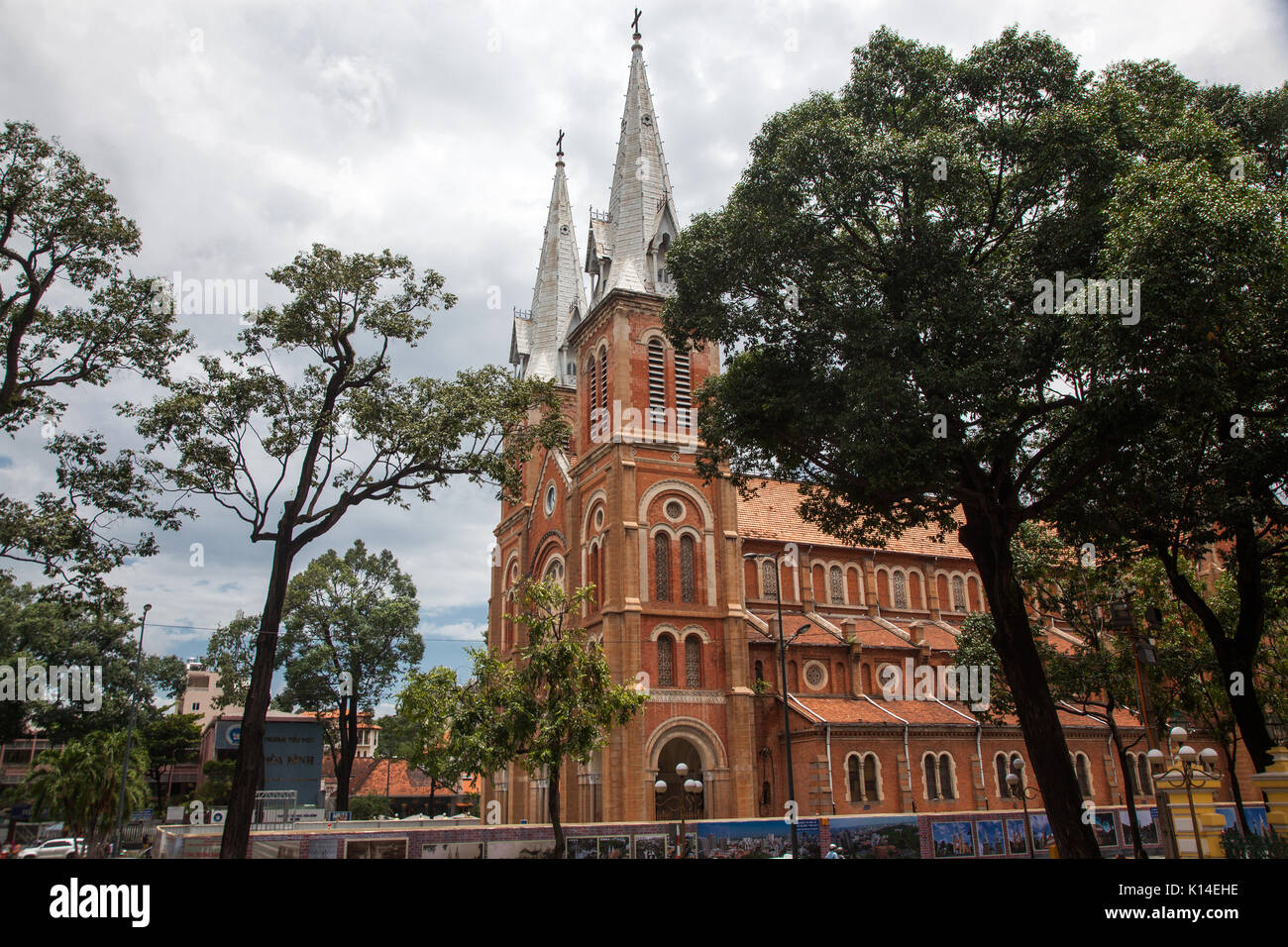 Nha tho duc ba hi-res stock photography and images - Alamy