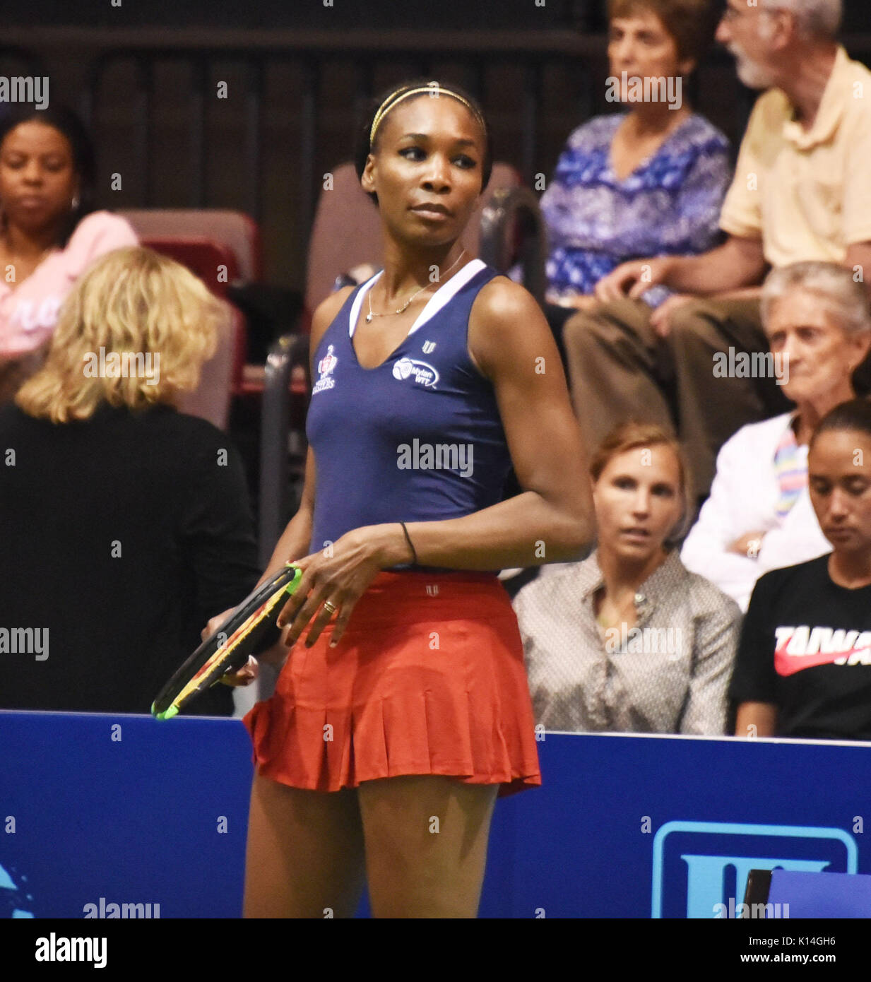 Philadelphia freedoms billie jean king hi-res stock photography and ...