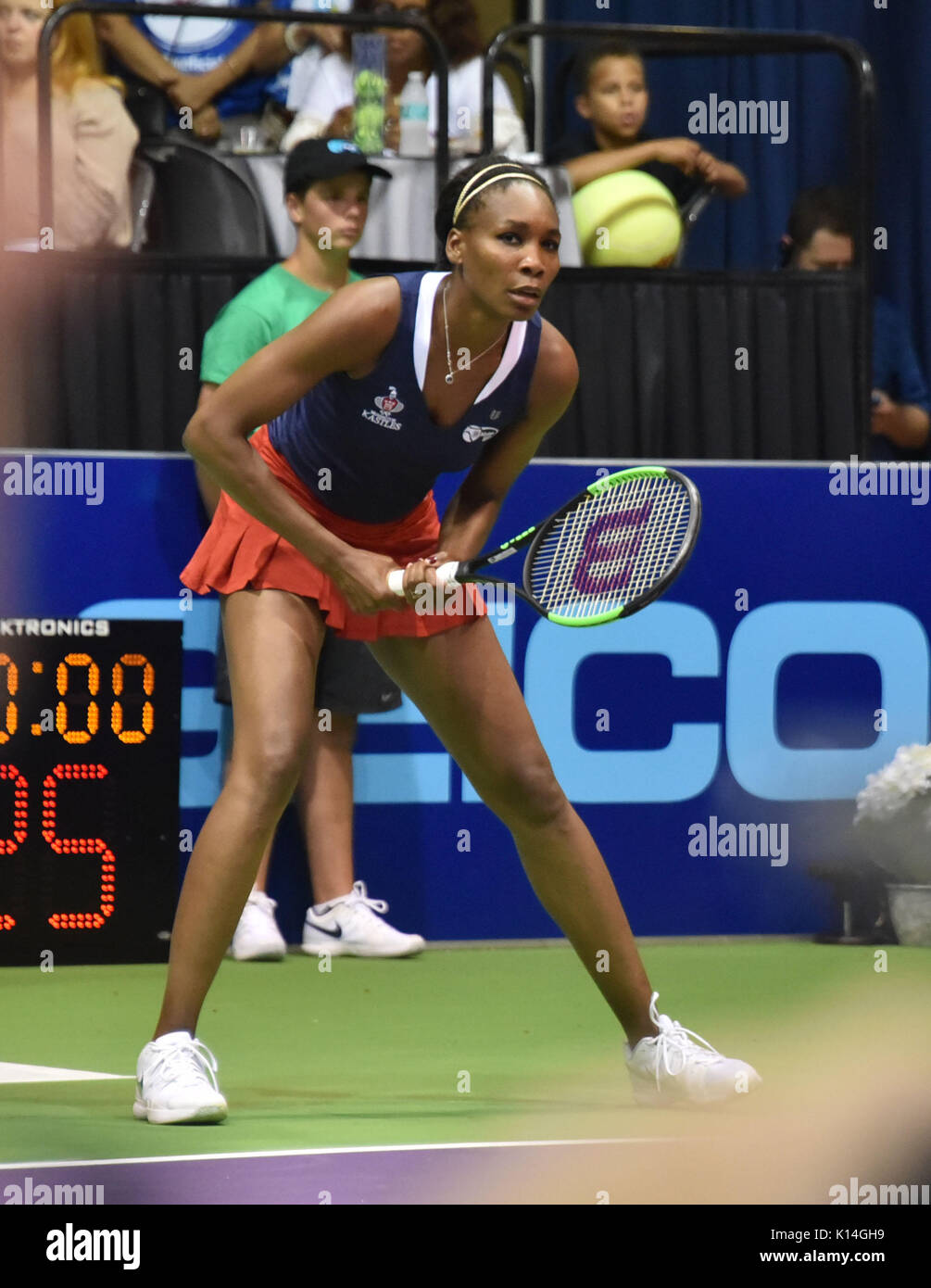 Philadelphia freedoms billie jean king hi-res stock photography and ...