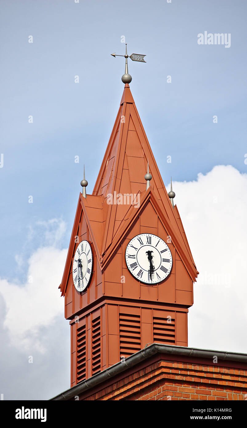 Clock gables hi-res stock photography and images - Alamy