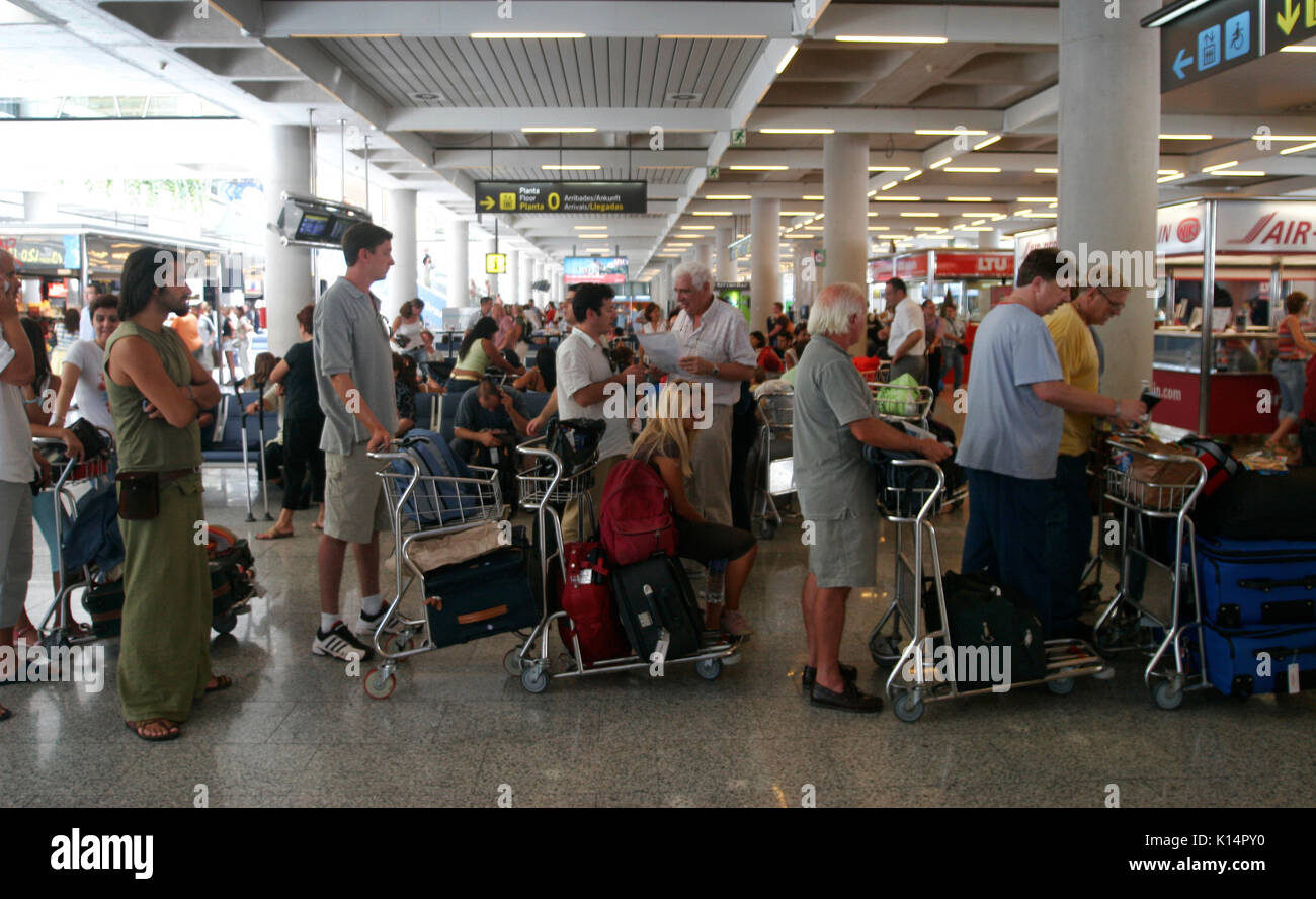 Delayed Flight Airport Passengers High Resolution Stock Photography and ...
