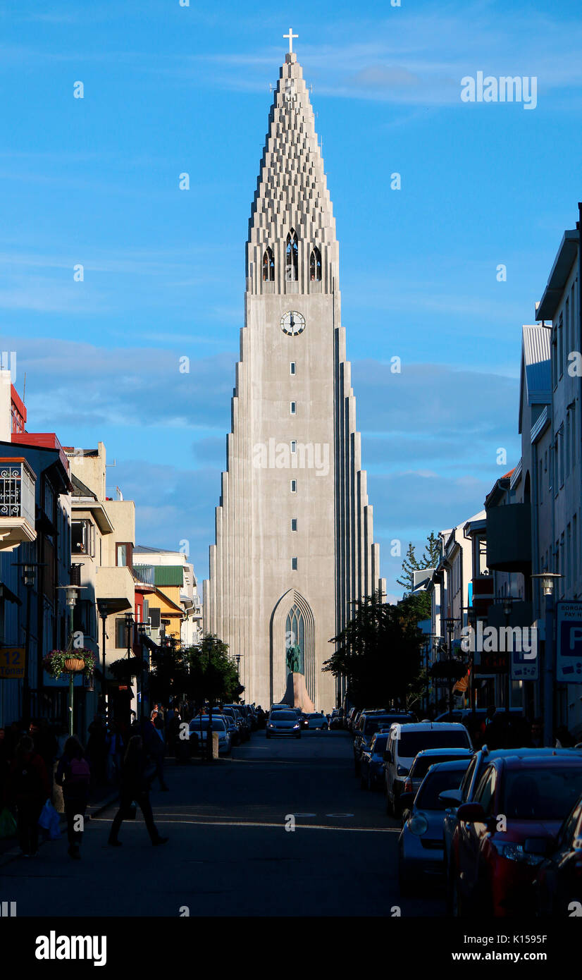 Hallgrimskirche hi-res stock photography and images - Alamy