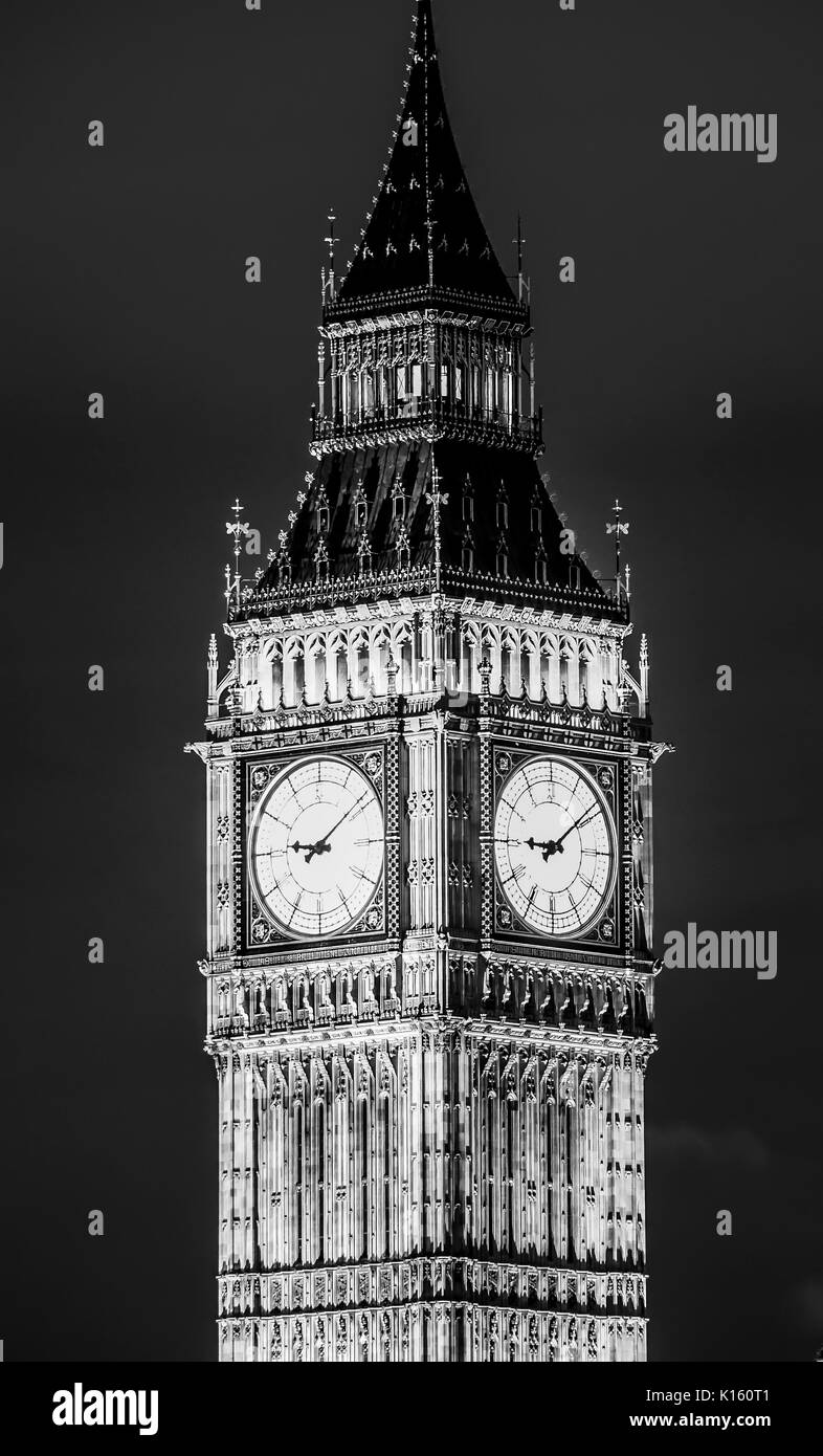Elizabeth tower at night Black and White Stock Photos & Images - Alamy