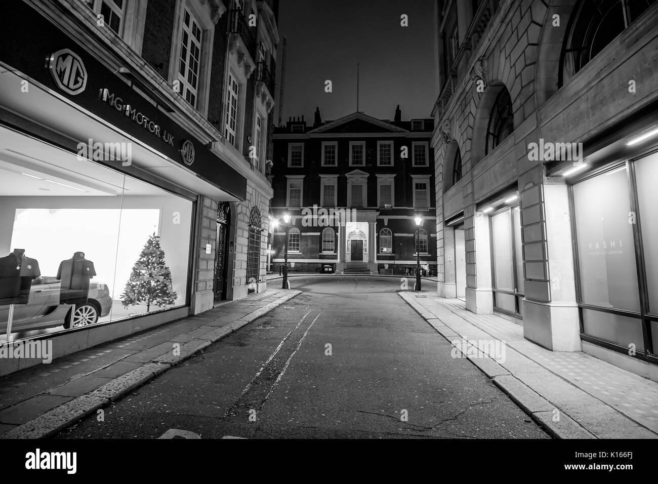 Albany Court Yard at Piccadilly Street in London - LONDON / ENGLAND ...