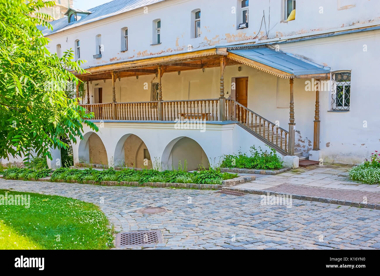 Medieval monk cell garden hi-res stock photography and images - Alamy
