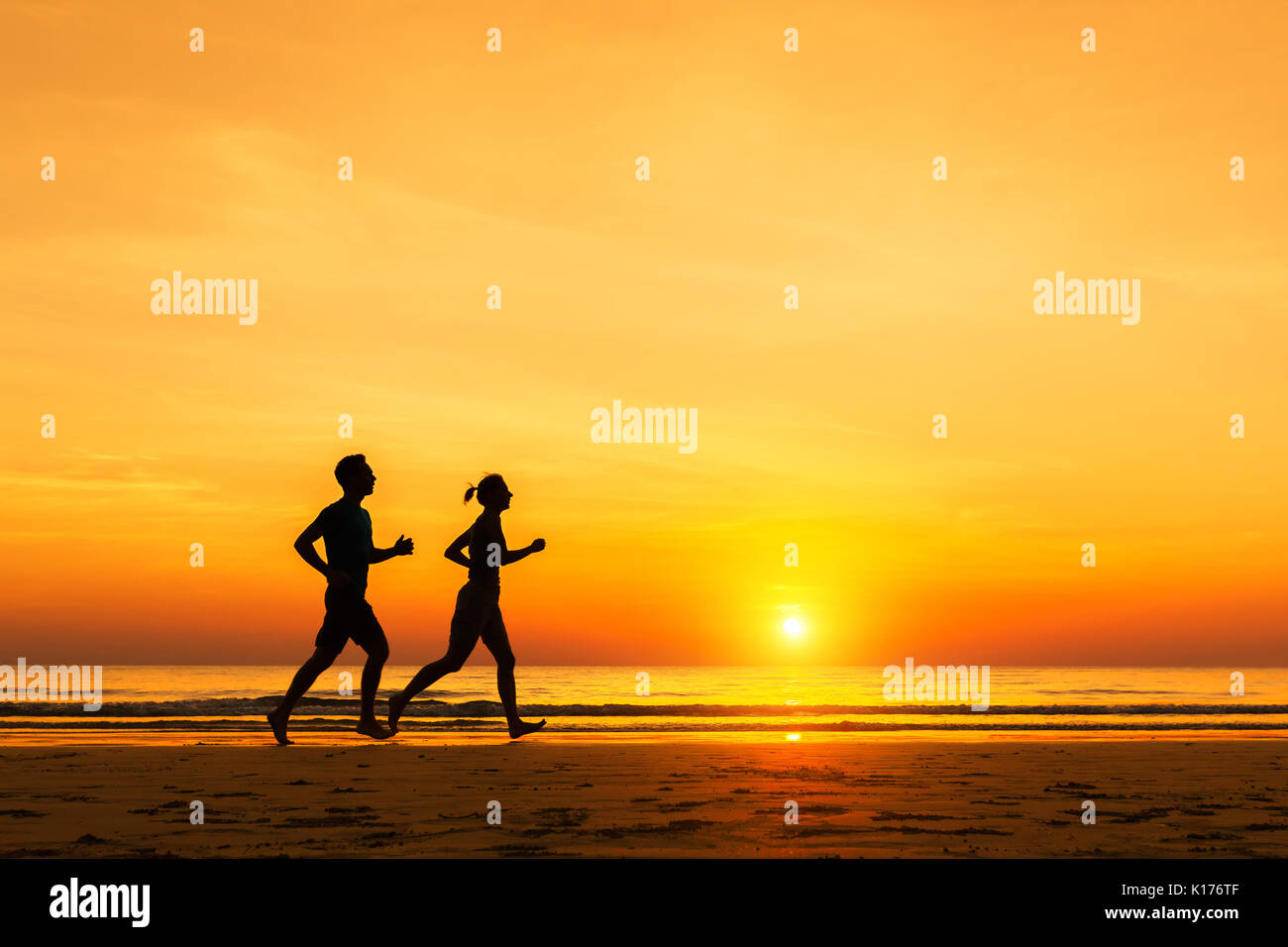 Athletes silhouette hi-res stock photography and images - Alamy
