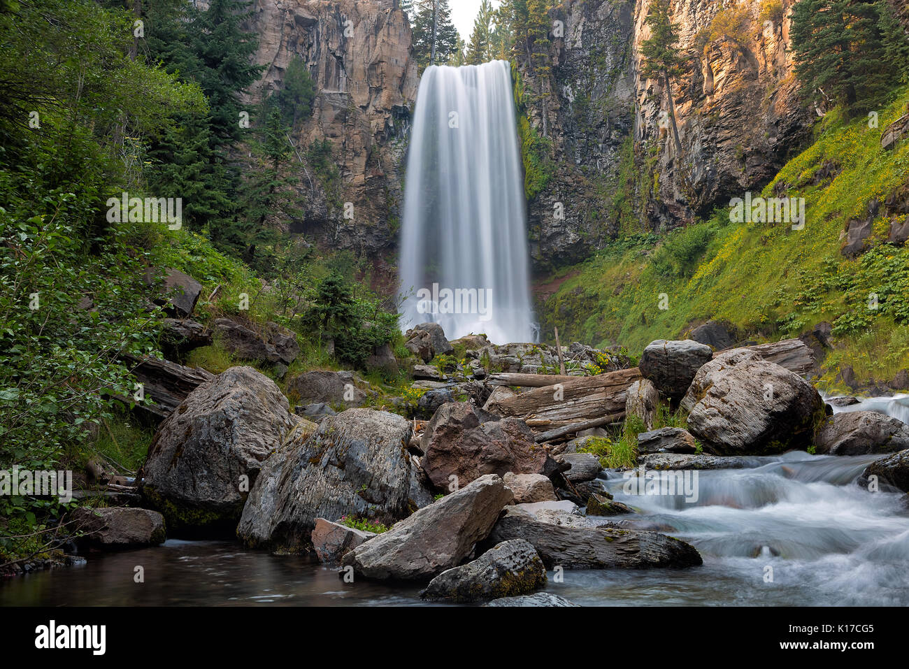 Deschutes river trail bend hi-res stock photography and images - Alamy