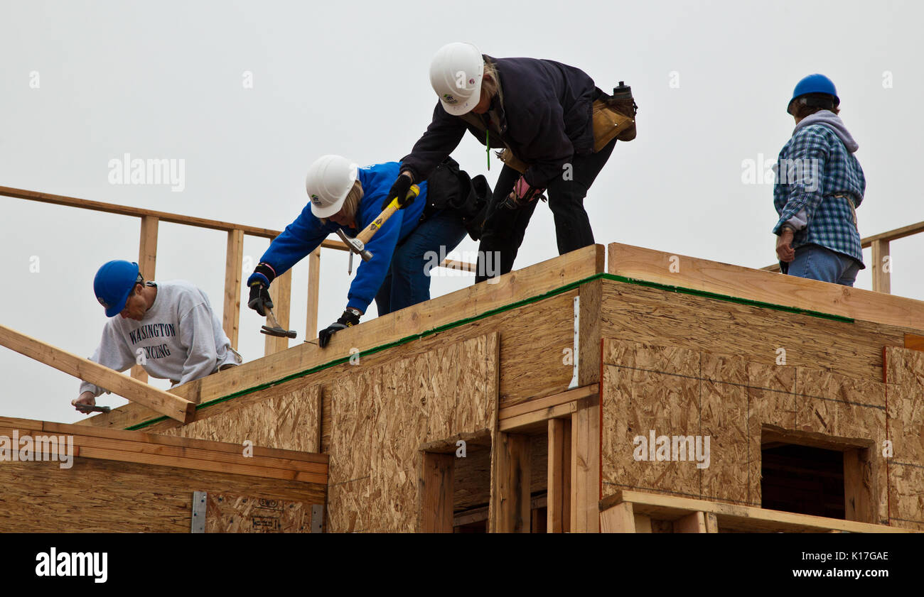 Habitat for humanity build house hi-res stock photography and images ...