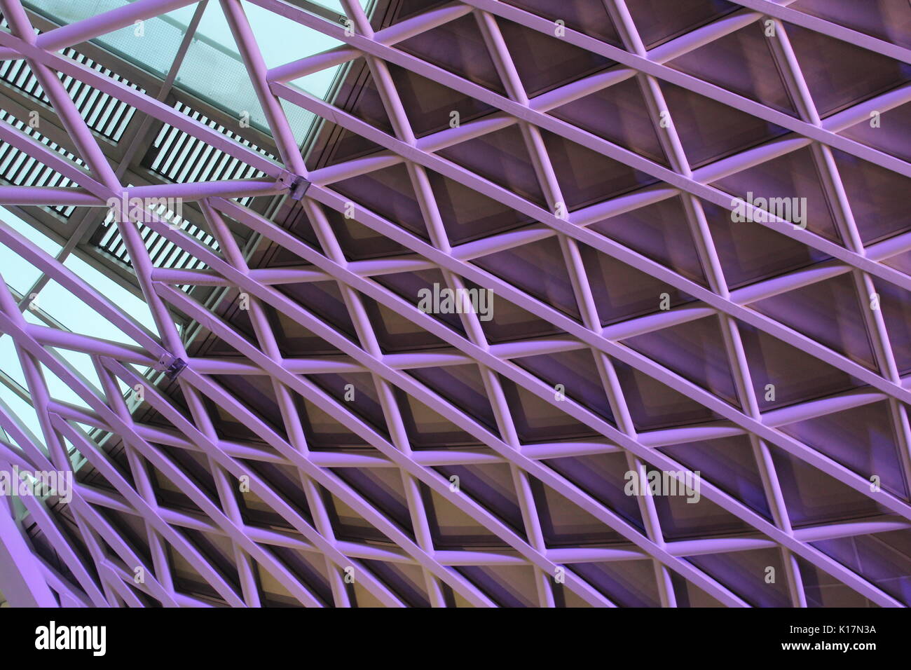 King's Cross Station ceiling structure Stock Photo - Alamy