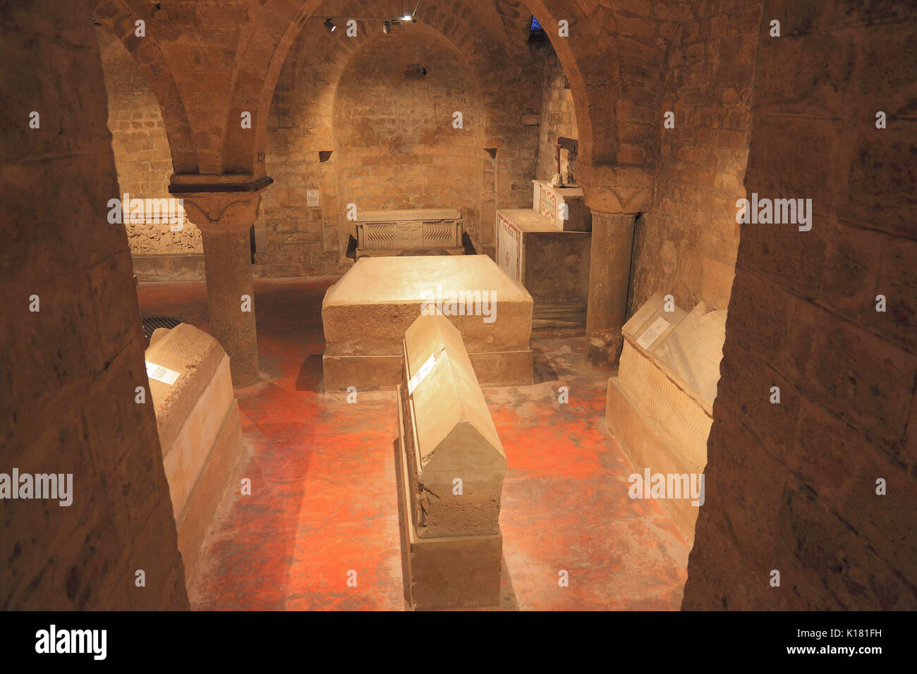 Crypt of palermo cathedral hi-res stock photography and images - Alamy