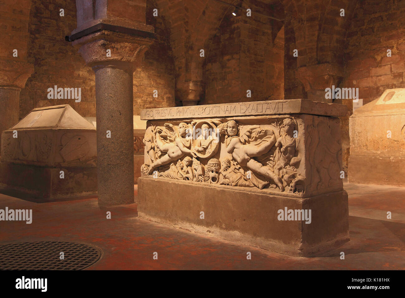 Crypt of palermo cathedral hi-res stock photography and images - Alamy