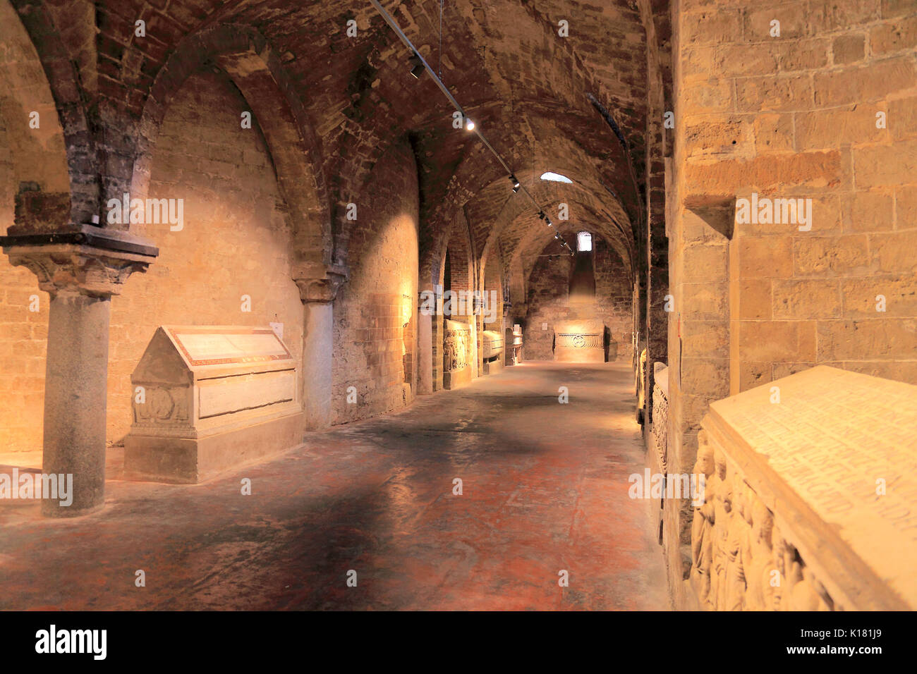 Crypt of palermo cathedral hi-res stock photography and images - Alamy