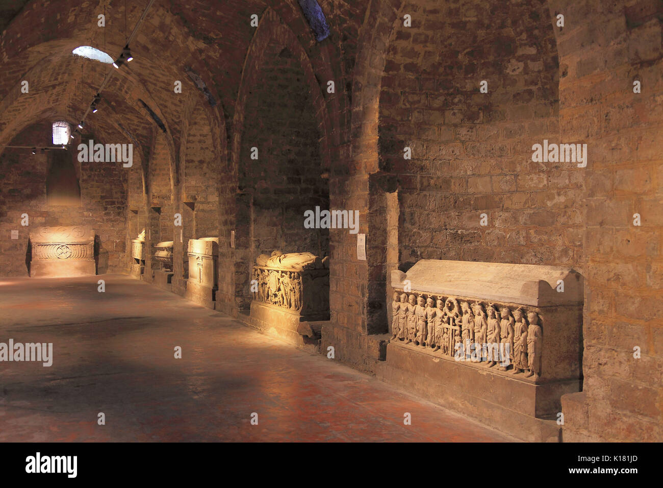 Crypt of palermo cathedral hi-res stock photography and images - Alamy