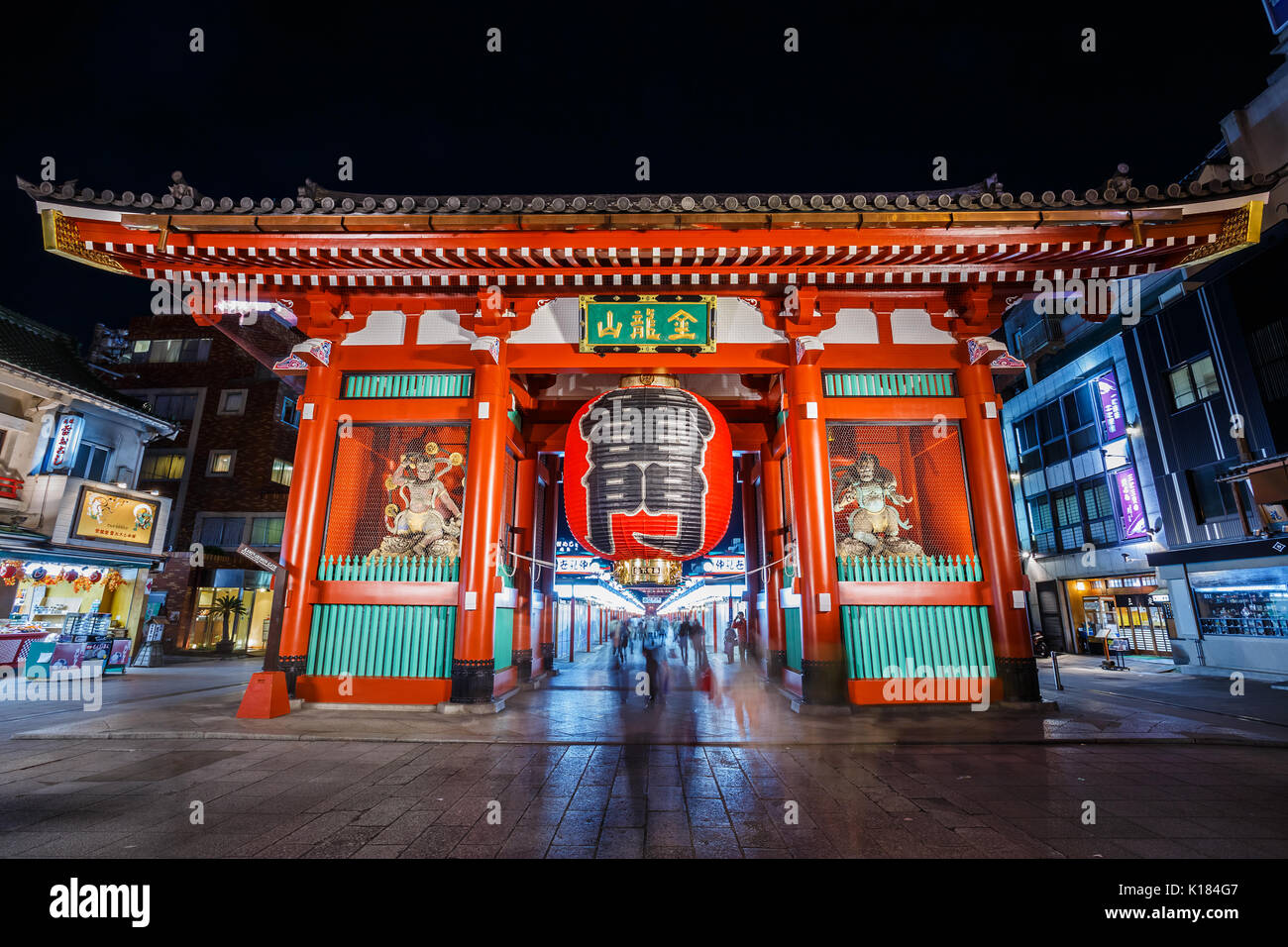 Kaminarimon gate hi-res stock photography and images - Alamy
