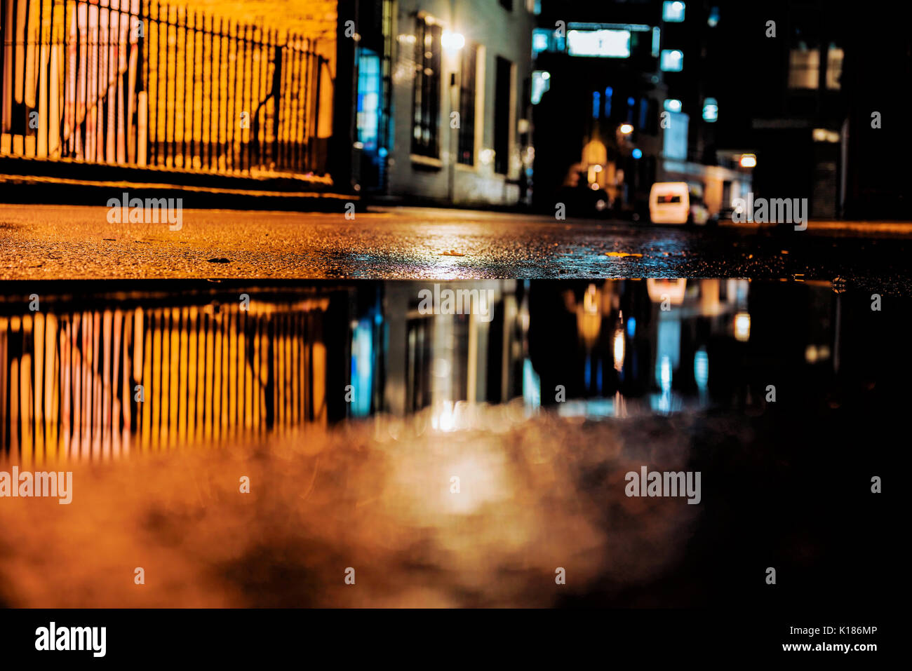 London backstreets at night Stock Photo - Alamy