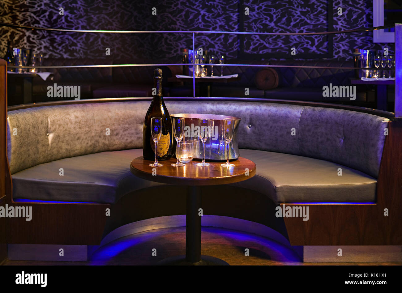 London nightclub interior hi-res stock photography and images - Alamy