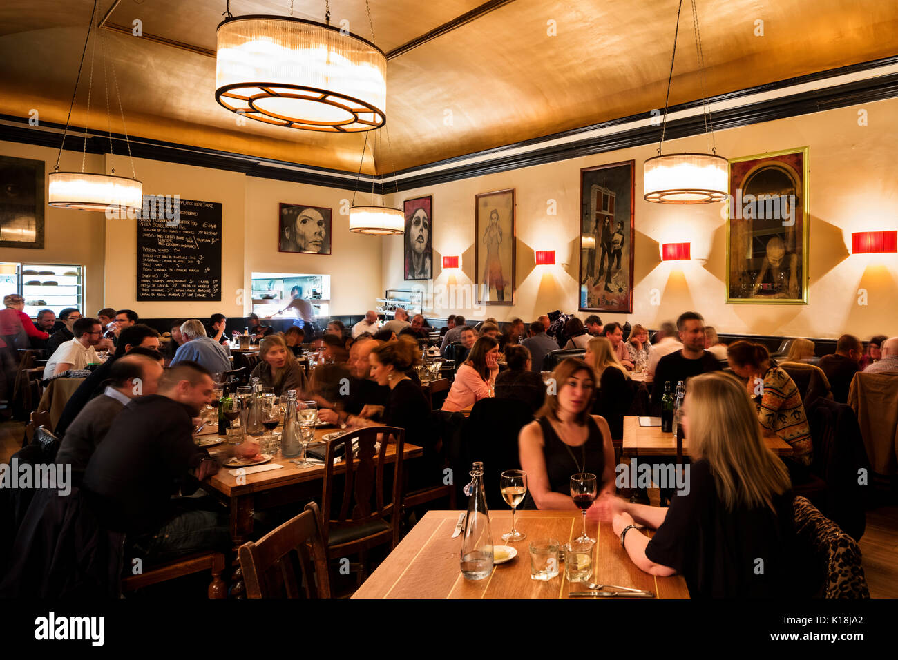 London gastro Pub Interior Stock Photo - Alamy