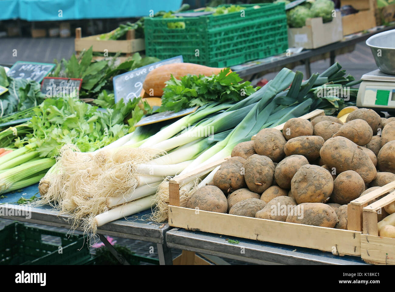Potato stall hi-res stock photography and images - Alamy