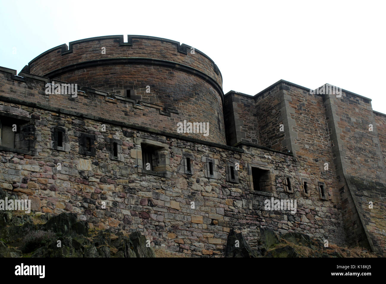 Walls edinburgh castle hi-res stock photography and images - Alamy