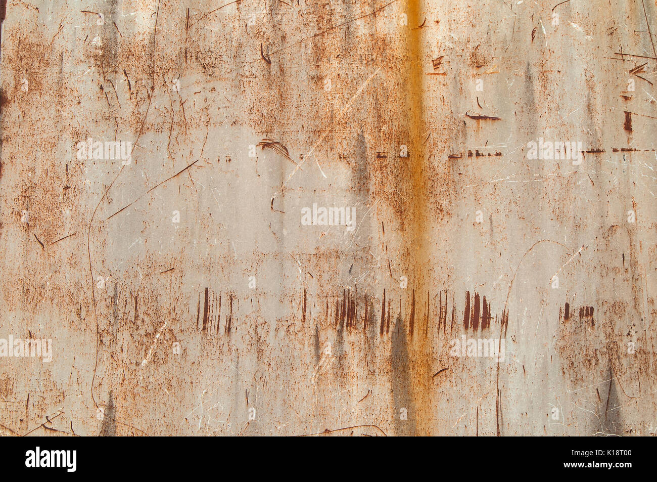 Rust at white painted metal Stock Photo - Alamy