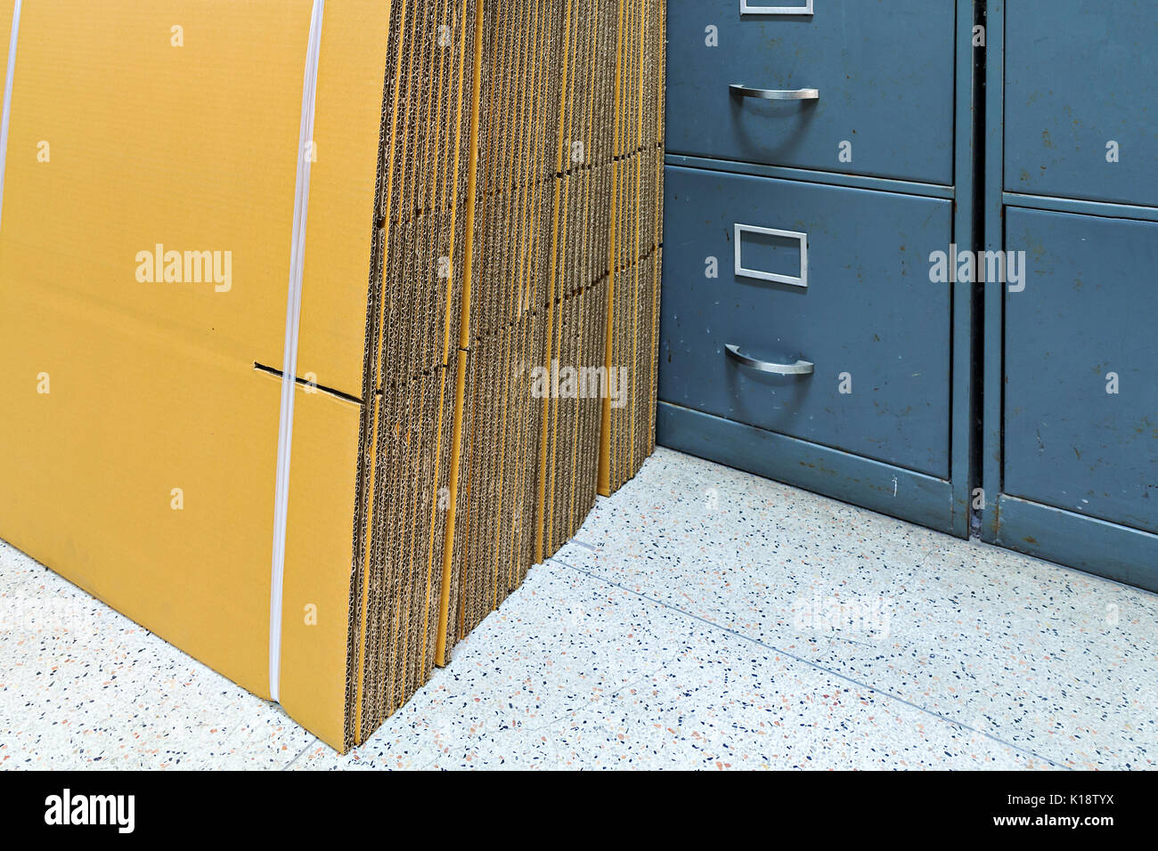 Cardboard file hi-res stock photography and images - Alamy
