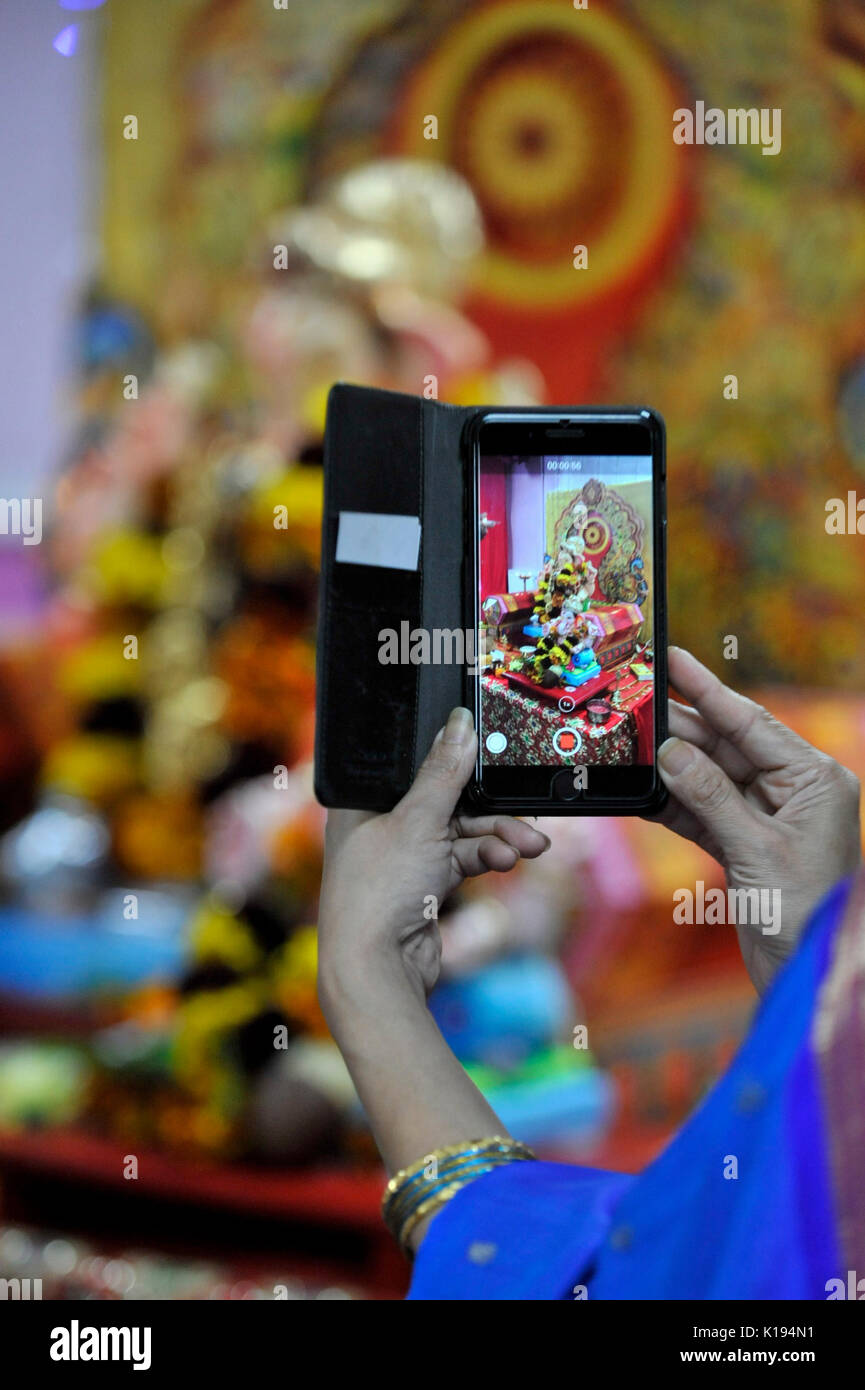 Slough hindu temple hi-res stock photography and images - Alamy