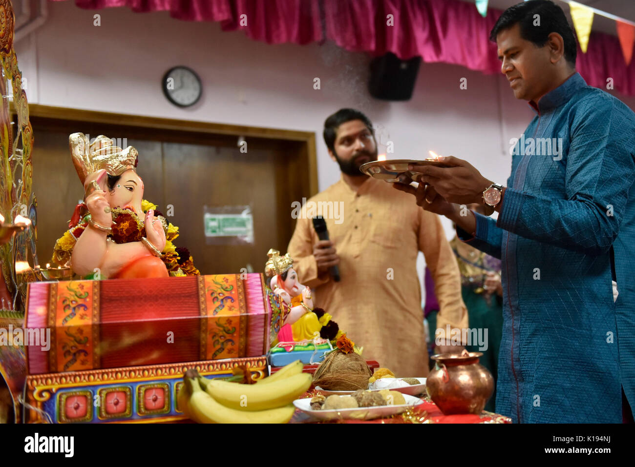 Slough hindu temple hi-res stock photography and images - Alamy