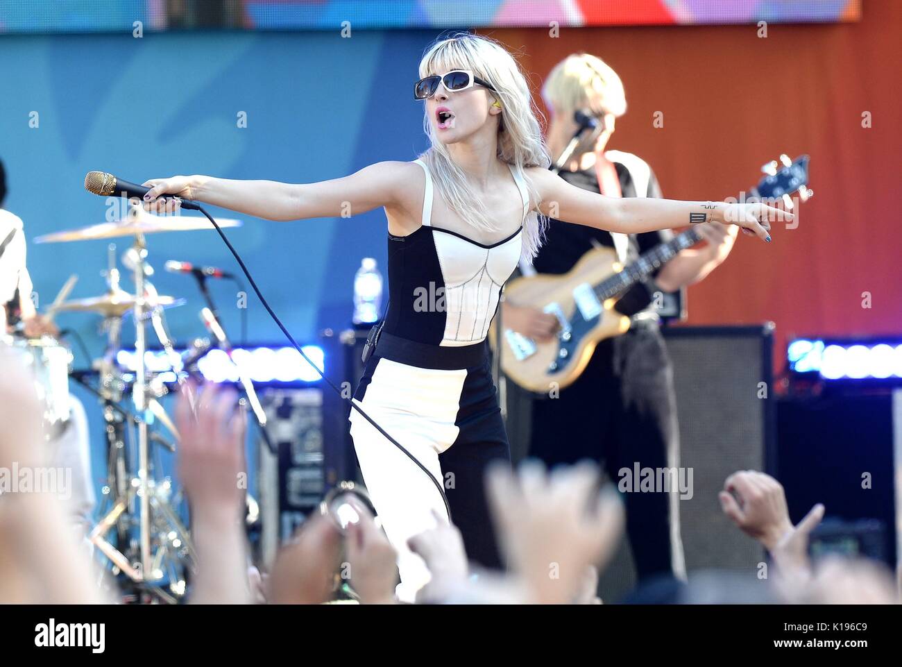 Hayley williams paramore hi-res stock photography and images - Alamy